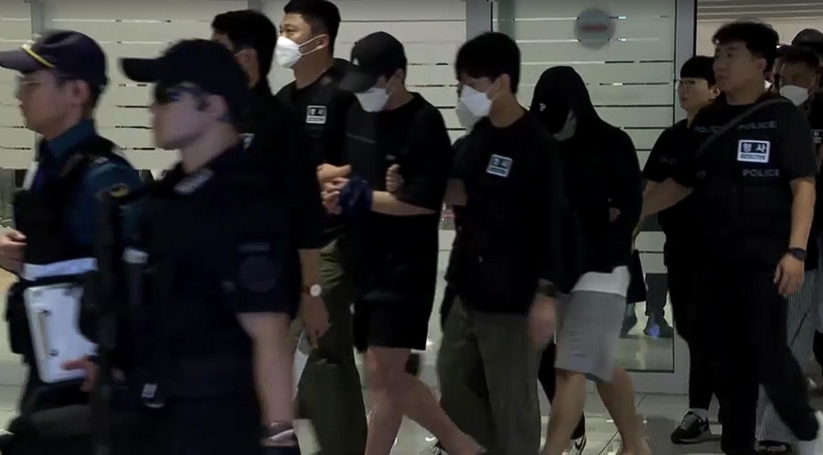 10 South Koreans arrested, two rescued in Cambodia scam crackdown