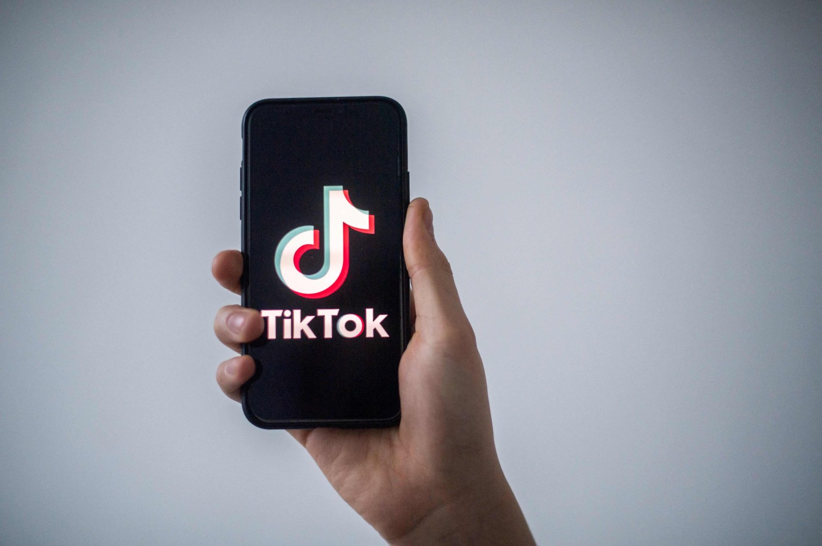 TikTok settles in landmark social media addiction case | Pakistan TV ...
